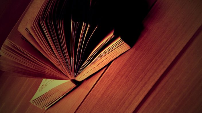 ТОП-14 книг бестселлеров: список лучших, рейтинг